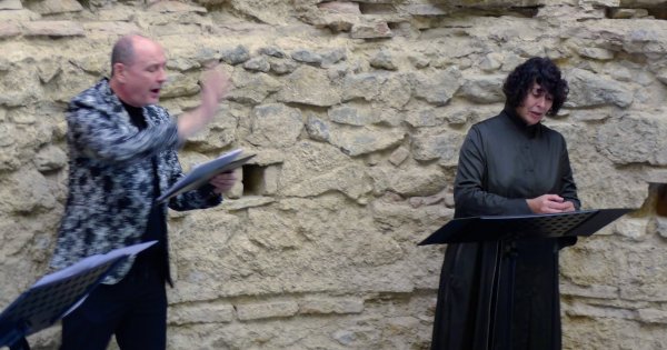 Hellén kantáta némi véletlennel / Dukay Barnabás és Szécsi Lőrinc művei ...